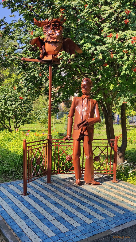Park, sokak heykeli Гимназист, Rubtsovsk, foto