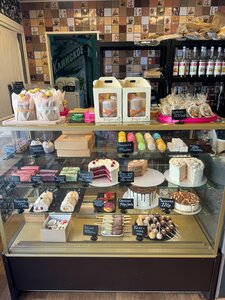Margo bakery (Kalinina Street No:6), pasta, şekerleme ve tatlı  Ust‑Kut'tan