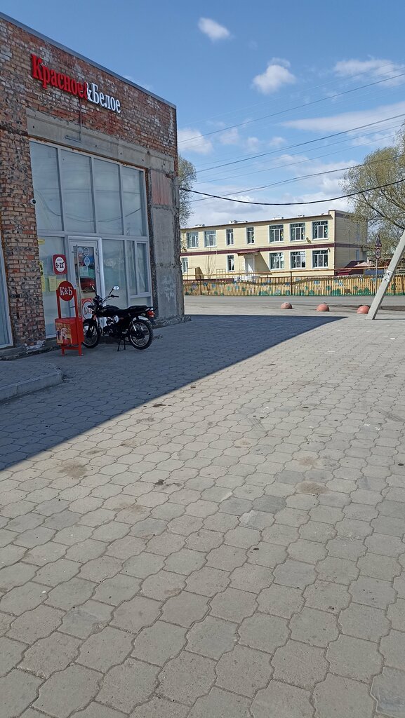 Market Krasnoe&Beloe, Tiukalinsk, foto
