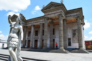 Quetzaltenango Municipal Theatre (Quezaltenango, Quetzaltenango), tiyatrolar  Quezaltenango'dan