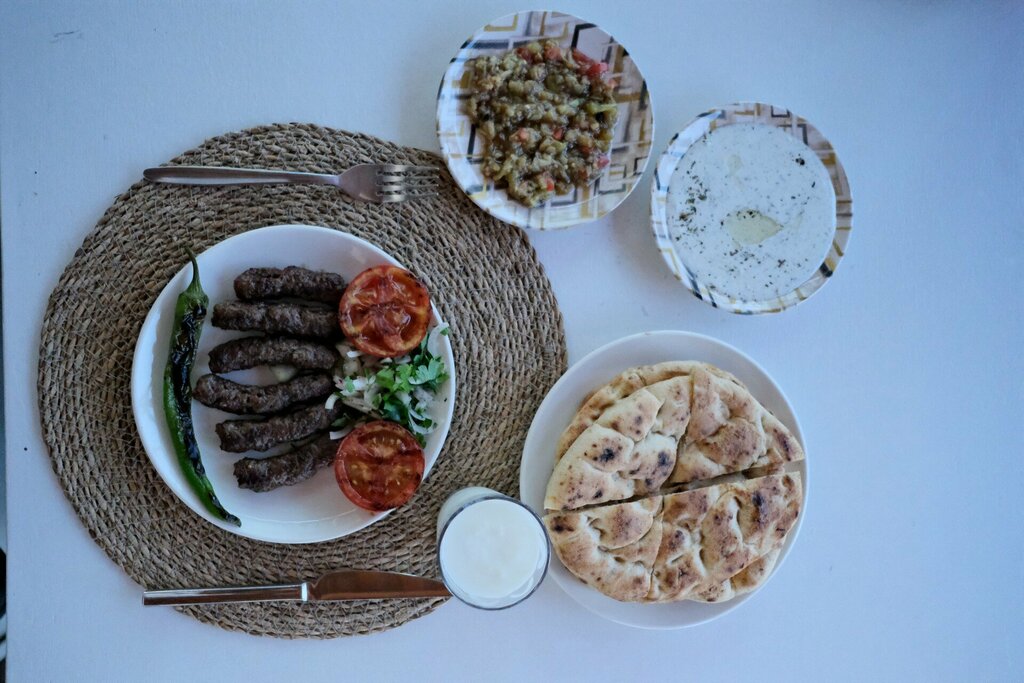 Restoran Lezzet Izgara Köfte Kebap Fethiye, Fethiye, foto