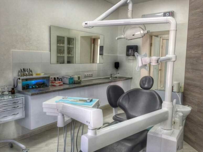 Özel ağız ve diş sağlığı klinikleri ve muayenehaneleri Ортодонт-центр, Barnaul, foto