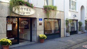 Hotel Aigner (Dorotheenstraße No:12, Bonn), otel  Bonn'dan