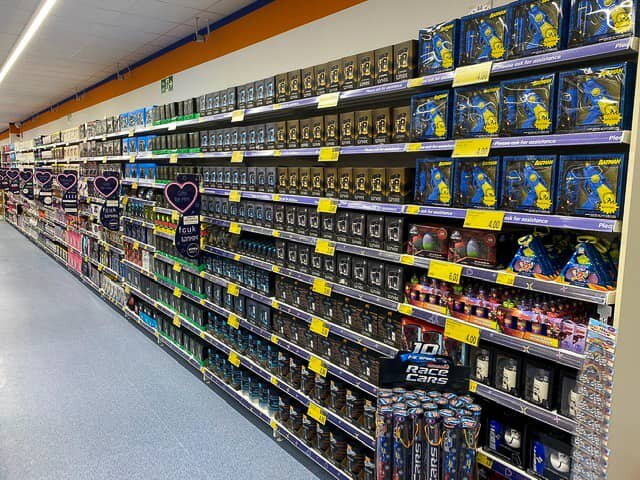 Şans oyunları B&m Store, İngiltere, foto