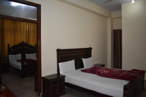 Hotel Travel Inn (I.J.P. Road), otel  Rawalpindi'den