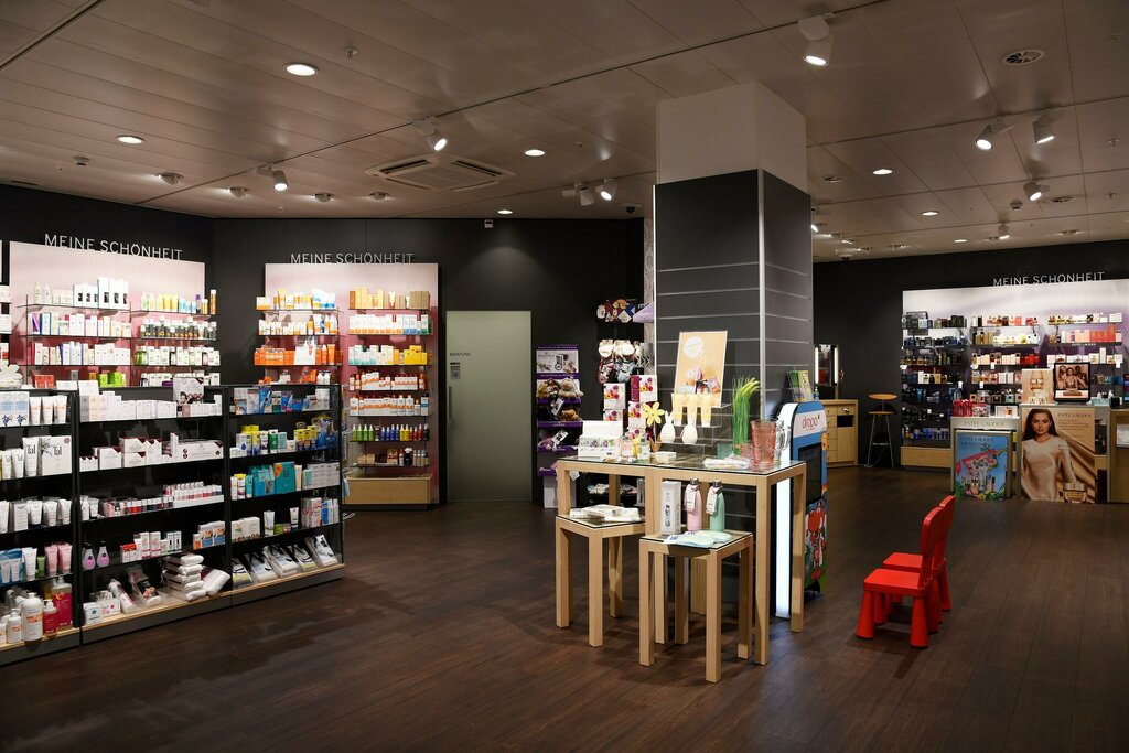 Eczaneler Dropa Drogerie Apotheke Gundelitor, Basel, foto