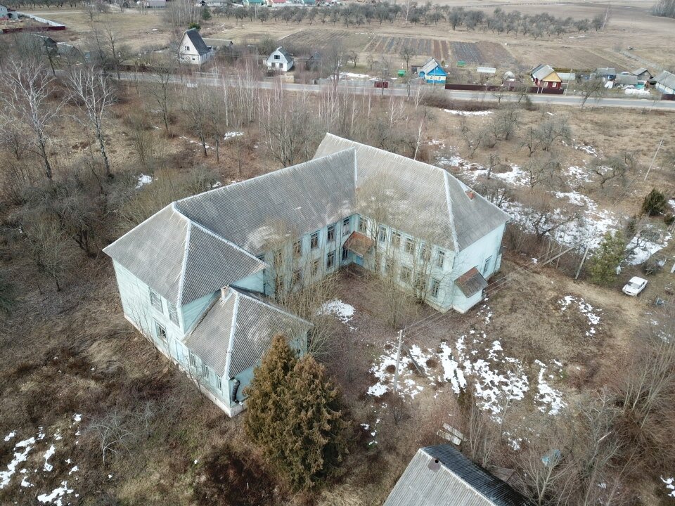 Yatılı okul Школа, Minskaya oblastı, foto