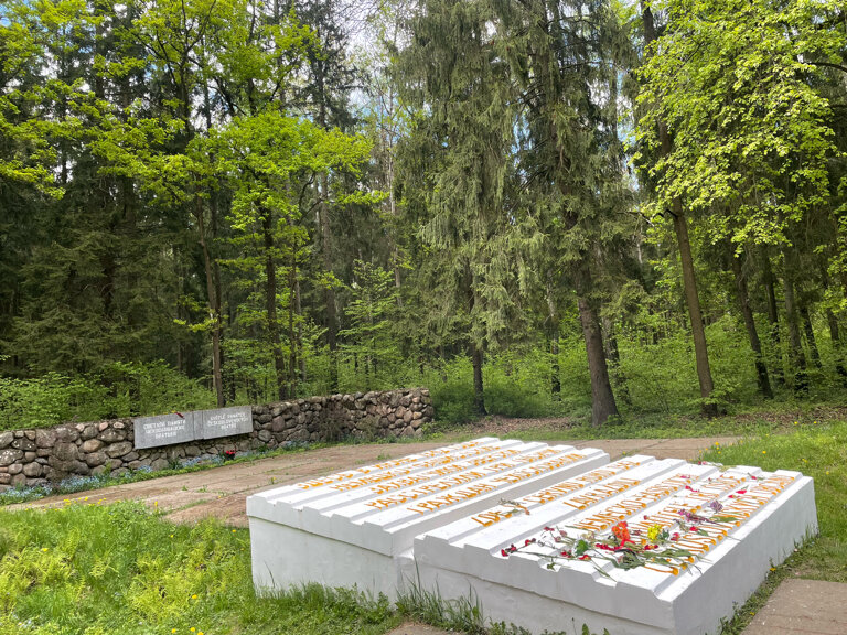 Anıt, heykel Колокол, Baranavichy, foto