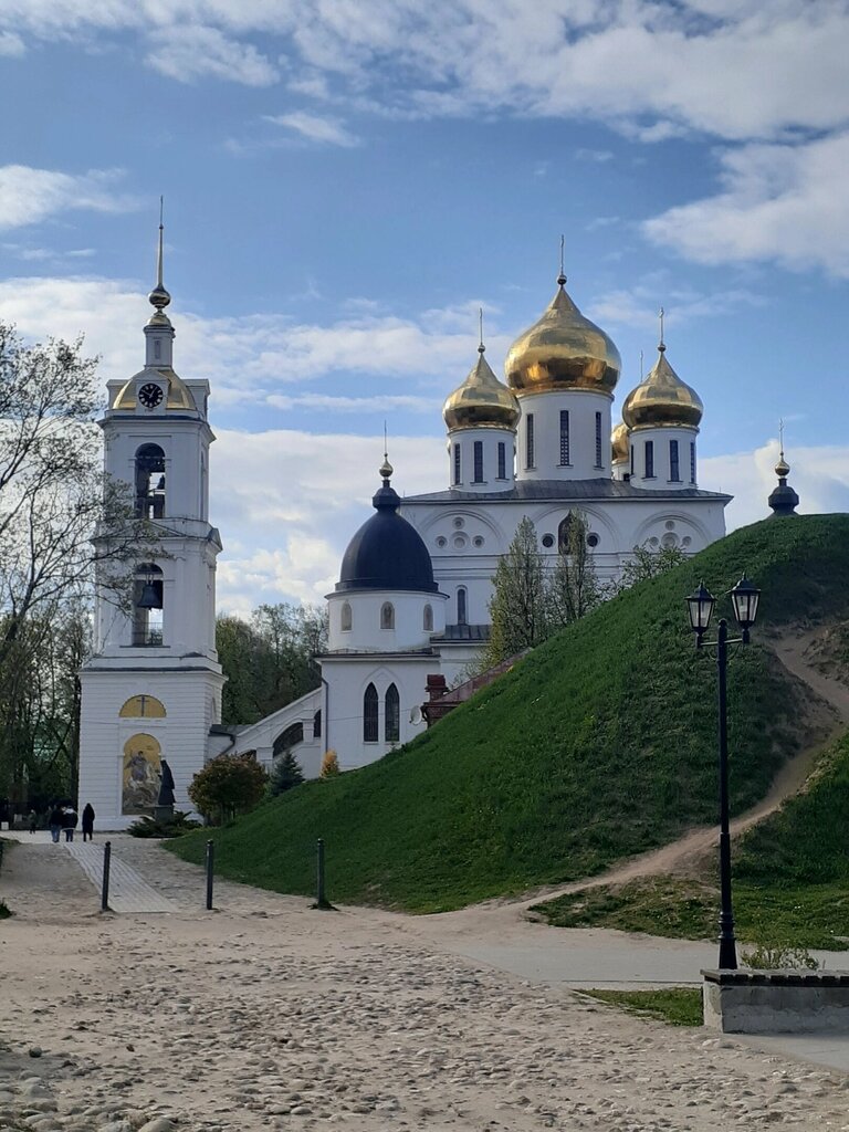 Giriş işareti Город воинской славы Дмитров, Dmitrov, foto