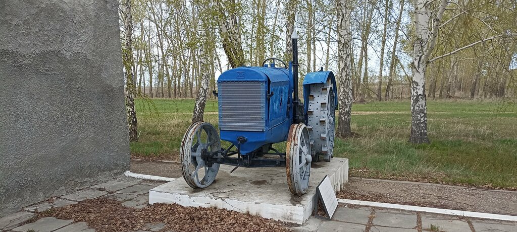 Anıt, heykel Мемориальный комплекс Ильичёво поле, Altayski krayı, foto