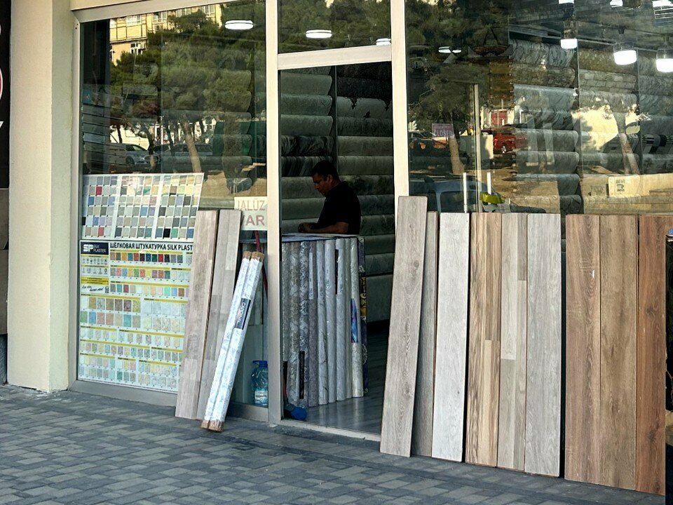 Duvar kağıdı mağazaları Oboy, Bakü, foto
