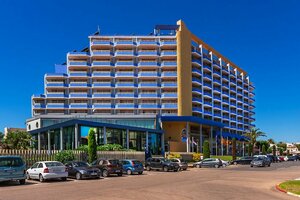 Xon's Platja Apart Hotel (Comunidad Autònoma de Cataluña, Provincia de Girona, 17487, Calle Pompeu Fabra), otel