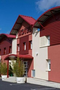 Hotel Auréna (Auvergne-Rhône-Alpes, Cantal, Aurillac, Avenue Georges Pompidou), otel