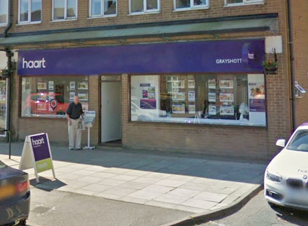 Eksper büroları Haart Estate Agents Grayshott, İngiltere, foto