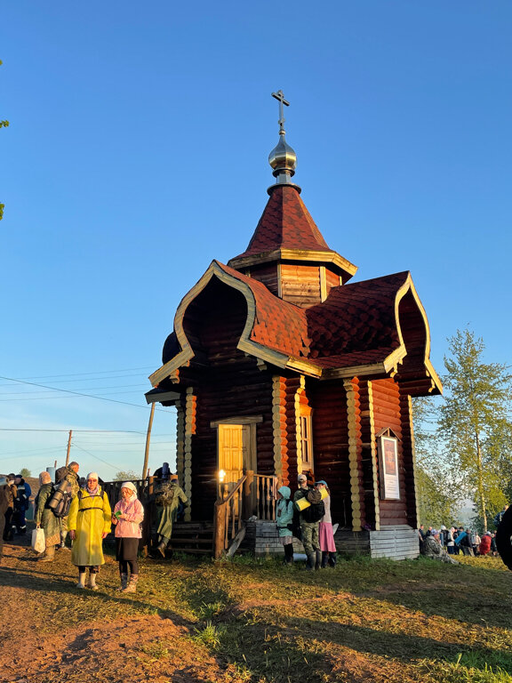 Şapel, haç anıtı Часовня Великорецкого образа Николая Чудотворца, Kirovskaya oblastı, foto