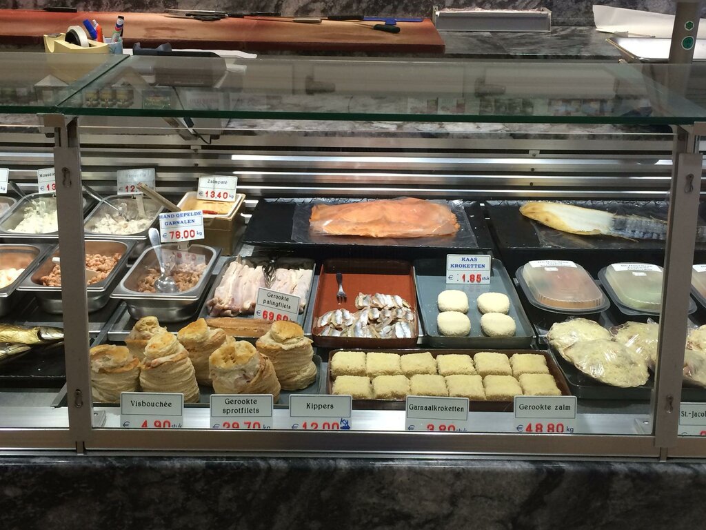 Balık çiftçiliği ve toptancıları Visdelicatessen De Noordzee, Doğu Flandre, foto