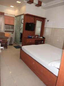 Oyo 6168 Hotel Ashirwad (New Delhi, Mandir Marg), otel  Delhi'den