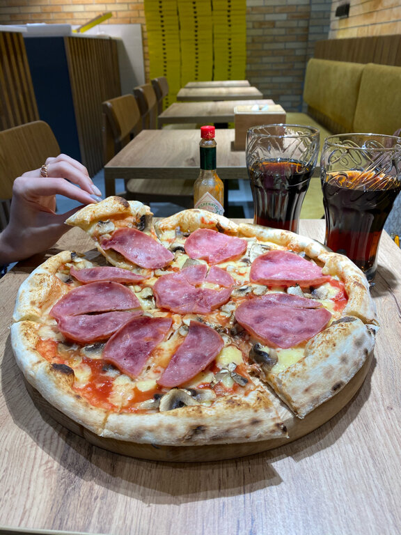 Pizzacılar Nasha Pizza, Almatı, foto