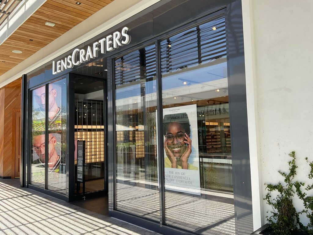 Giyim mağazası LensCrafters, Los Angeles, foto