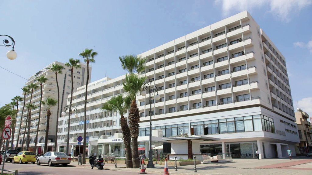 Otel Sun Hall Beach Hotel Apts, Larnaka, foto
