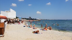 Kameshki (Autonomous Republic of Crimea, Feodosia, naberezhnaya Desantnikov), plaj  Feodosya'dan (Kefe'den)