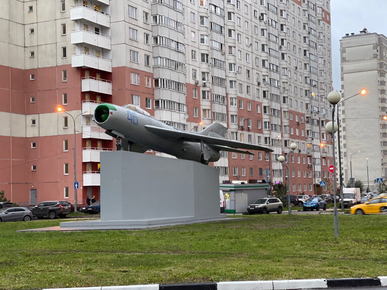 Teknoloji anıtı Истребитель МиГ-19, Balaşiha, foto