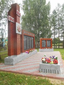 Воинам, павшим в годы Великой Отечественной войны (Archangel Region, Shenkurskiy munitsipalny okrug, derevnya Odintsovskaya), anıt, heykel  Arhangelskaya oblastından