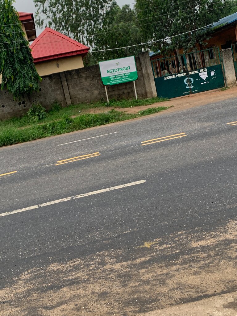 Ortaokul Agidingbi primary school Ikeja, Lagos, foto