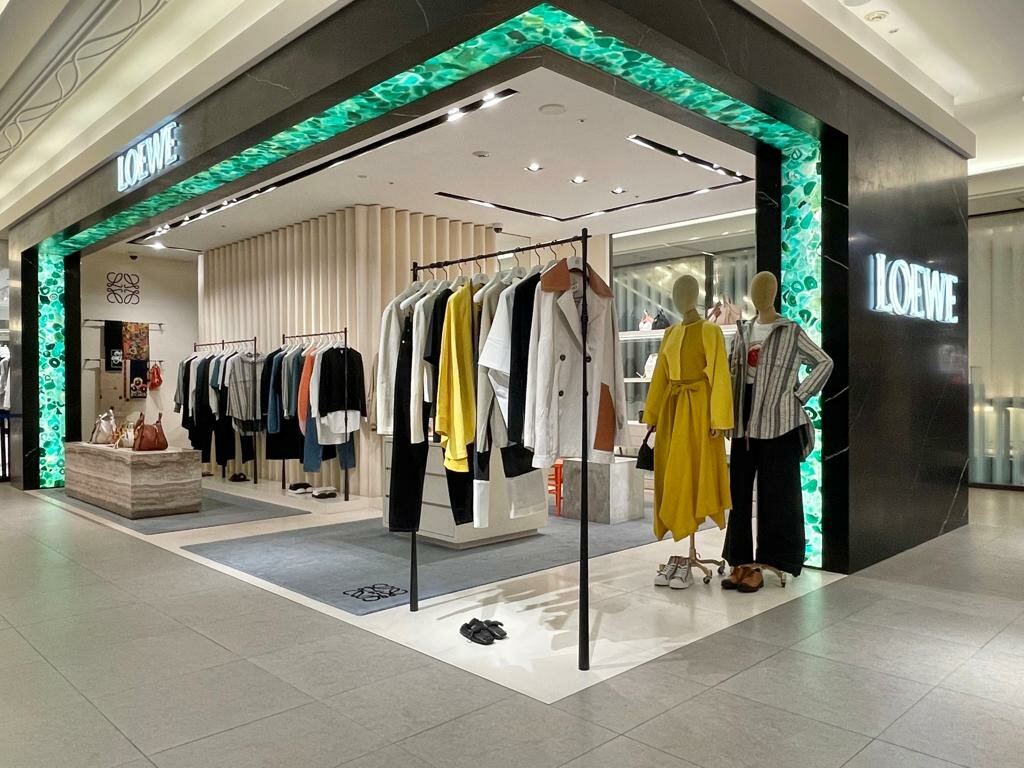 Giyim mağazası Loewe 阪急うめだ3f, Osaka, foto