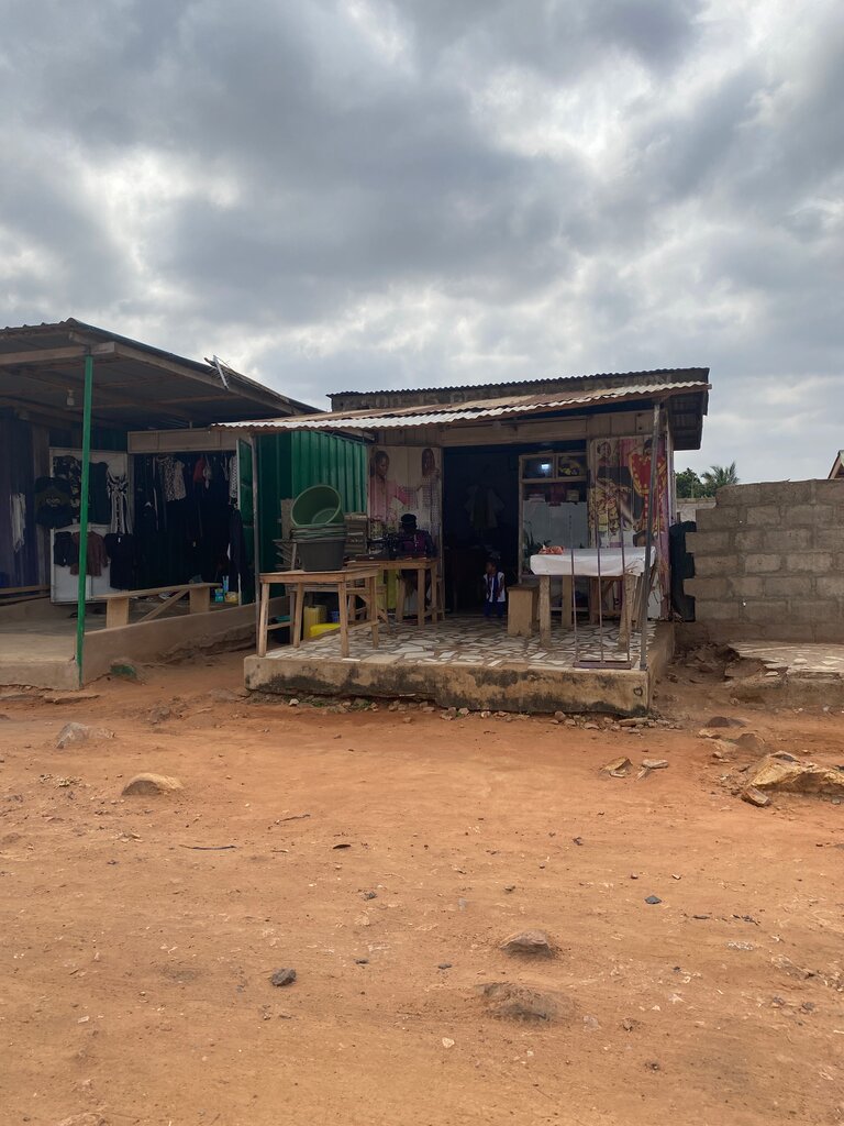 Giyim mağazası God Is Great Fashion, Dünya, foto