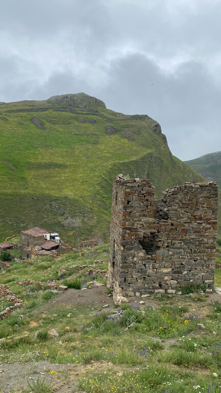 Turistik yerler Башня Гадзаовых, Kuzey Osetya‑Alanya, foto