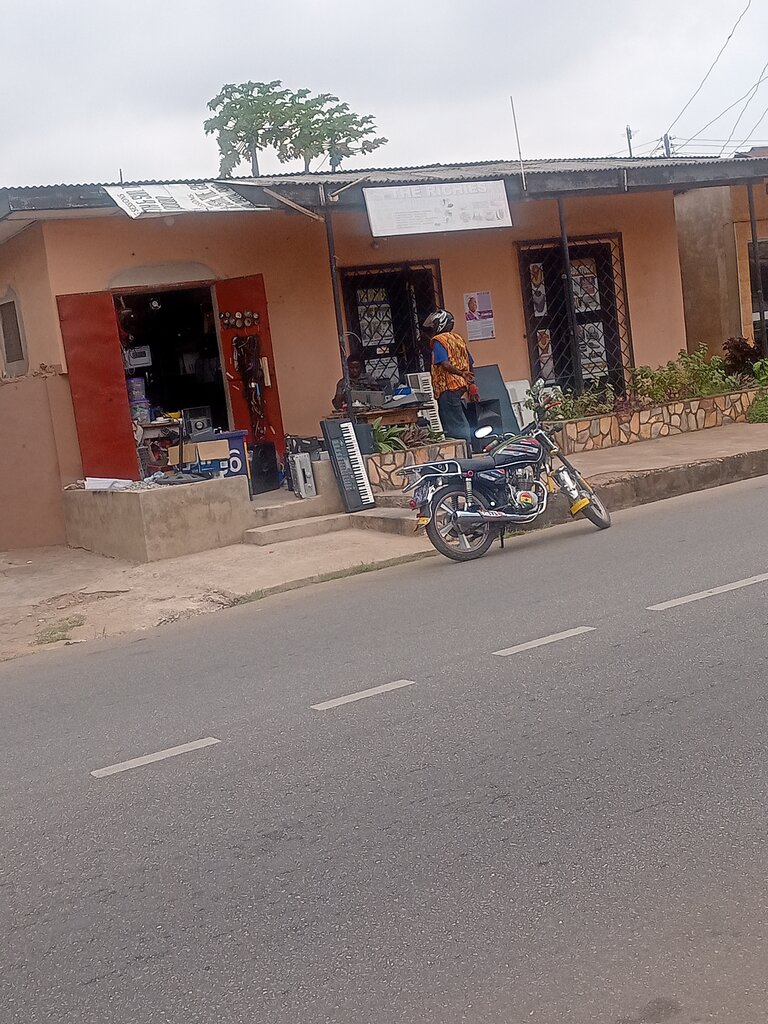 Kuyumcular The riches studios, Akra, foto