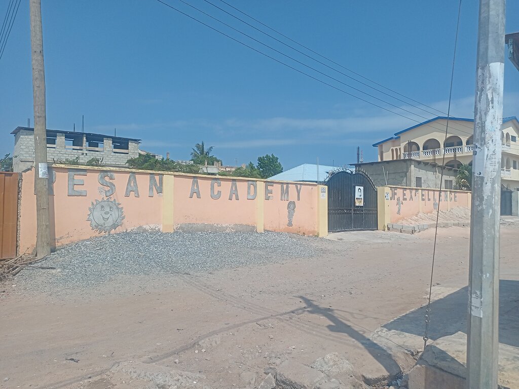Ortaokul Resan academy of excellence, Akra, foto