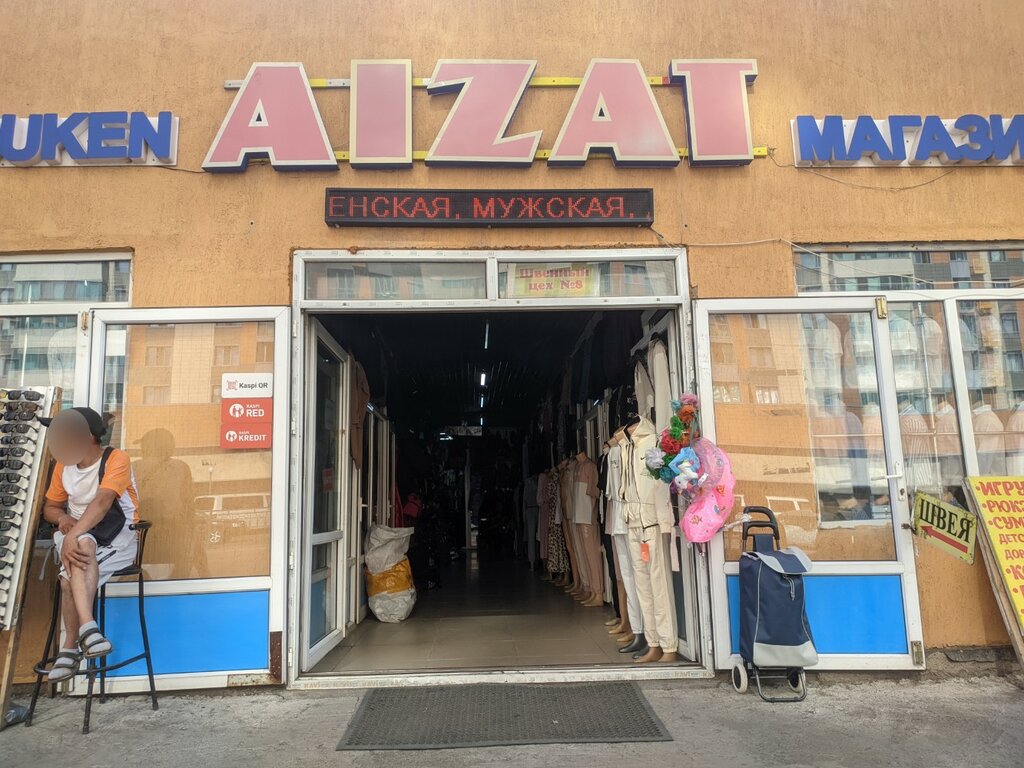 Giyim pazarı Alzat, Astana, foto