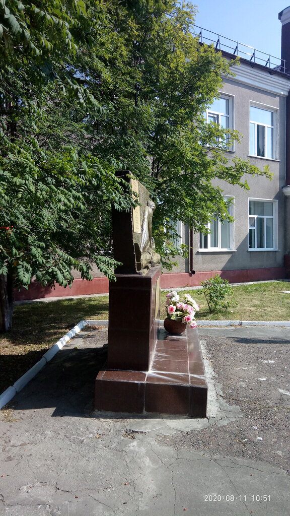 Anıt, heykel Стела врачам и медсестрам железнодорожной больницы, Tayga, foto