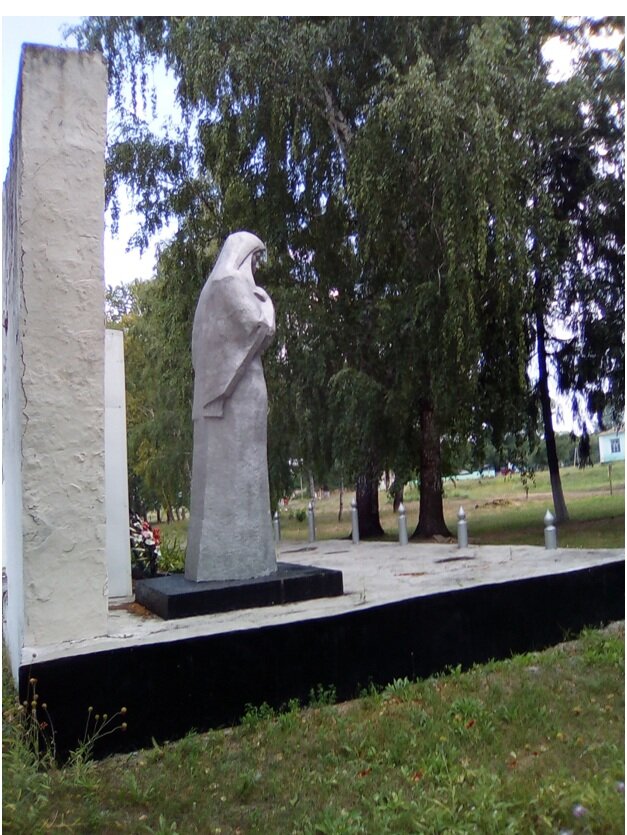 Anıt, heykel Стела воинам, погибшим в годы Великой Отечественной войны, Kurskaya oblastı, foto