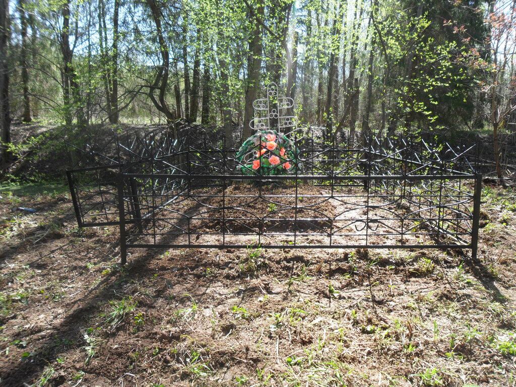 Anıt, heykel Братская могила граждан деревни, повешенных фашистами, Smolenskaya oblastı, foto
