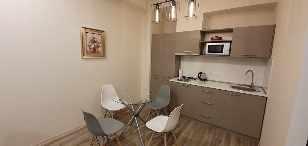Kısa süreli konaklama Two-bedroom apartment with balcony, Tiflis, foto