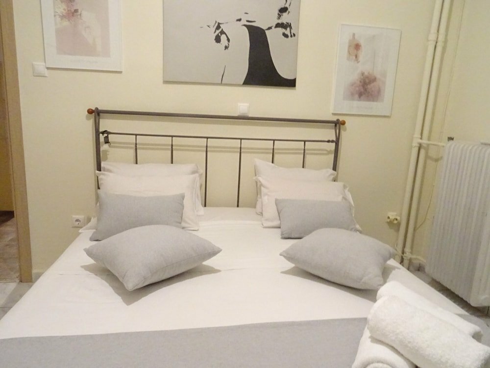 Otel Nice & Cool Studio near Katechaki Avenue, Atina, foto