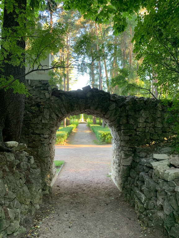 Turistik yerler Западная руинная арка, Moskova ve Moskovskaya oblastı, foto