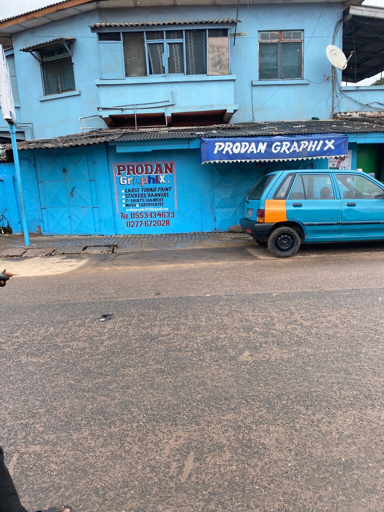 Grafik tasarımcılar Prodan Graphix, Akra, foto