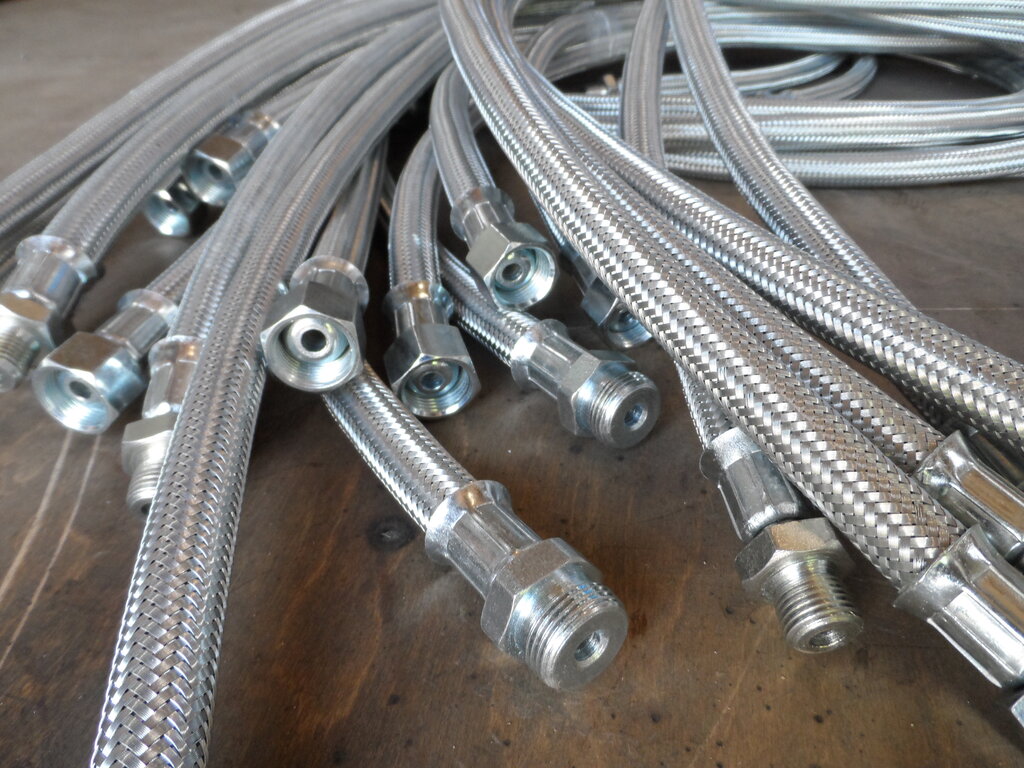 Kollar ve hortumlar Techpromhydraulics, Şçerbinka, foto
