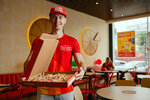 Tashir Pizza (prospekt Syuyumbike No:40), pizzacılar  Naberejniye Çelny'den (Yar Çallı'dan)