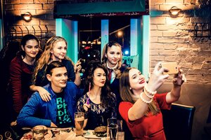 Chester Art Pub (Leningradskaya Street No:18), bar  Habarovsk'tan