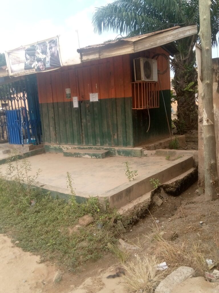 Berberler Trinity barbering shop, Dünya, foto