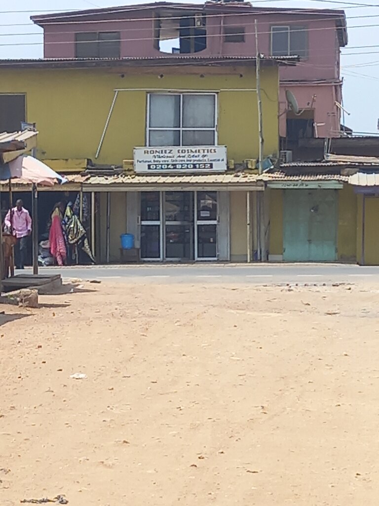 Kozmetik ve parfümeri mağazaları Ronez cosmetics, Akra, foto