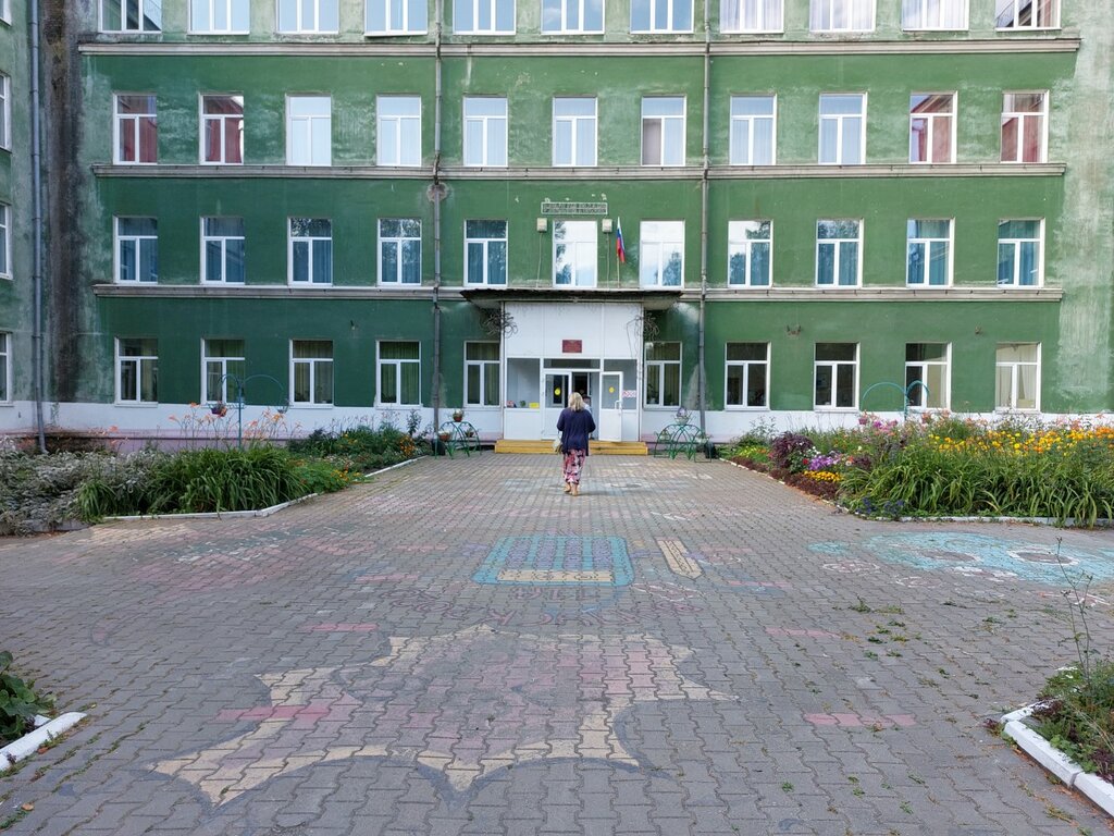 Ortaokul Mbou Srednyaya obshcheobrazovatelnaya shkola № 64, Nijni Tagil, foto