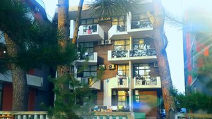 Wave Inn (Davit Agmanenebeli Avenue No:335, Kobuleti), otel  Kabuletti'den