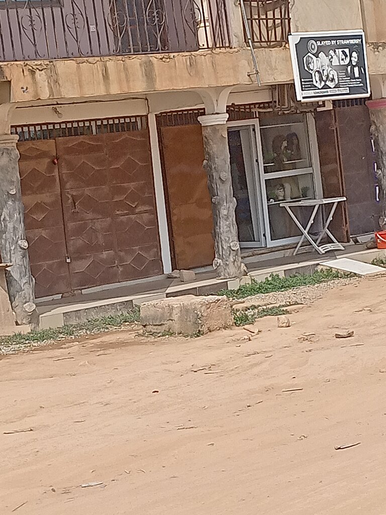 Kuaförler Slayed by strawberry, Dünya, foto