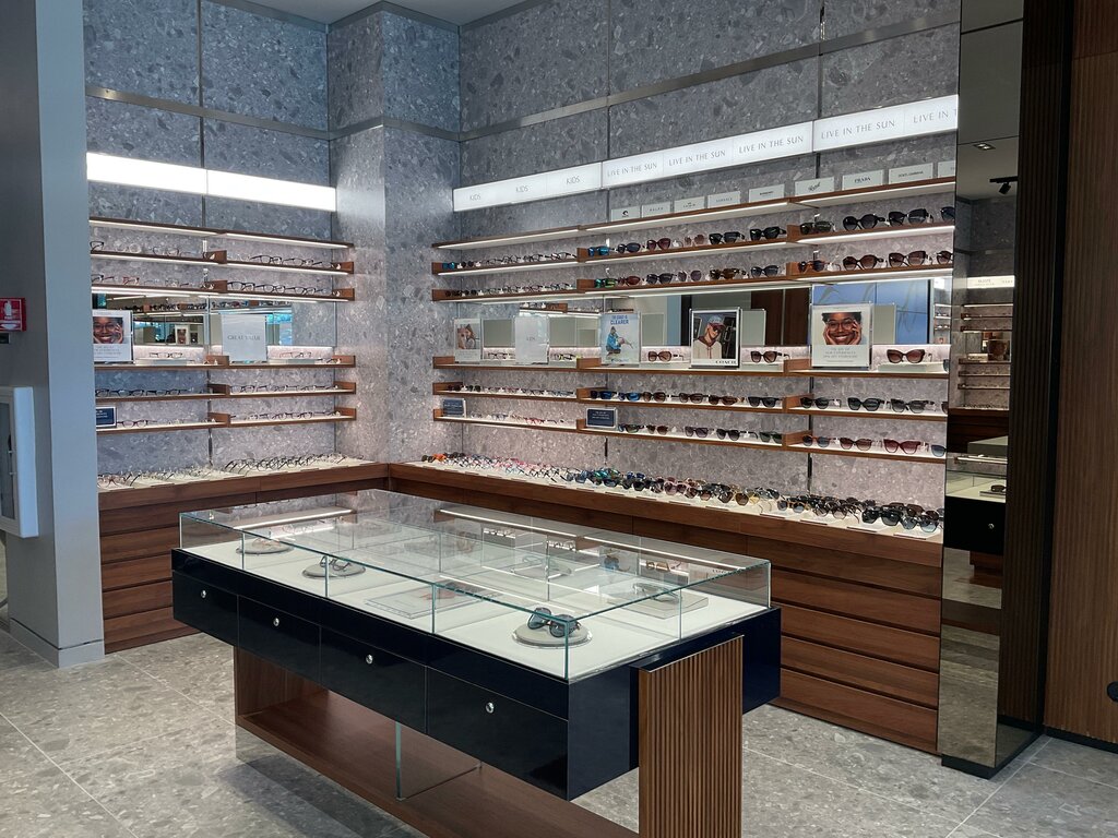 Giyim mağazası LensCrafters, Connecticut Eyaleti, foto